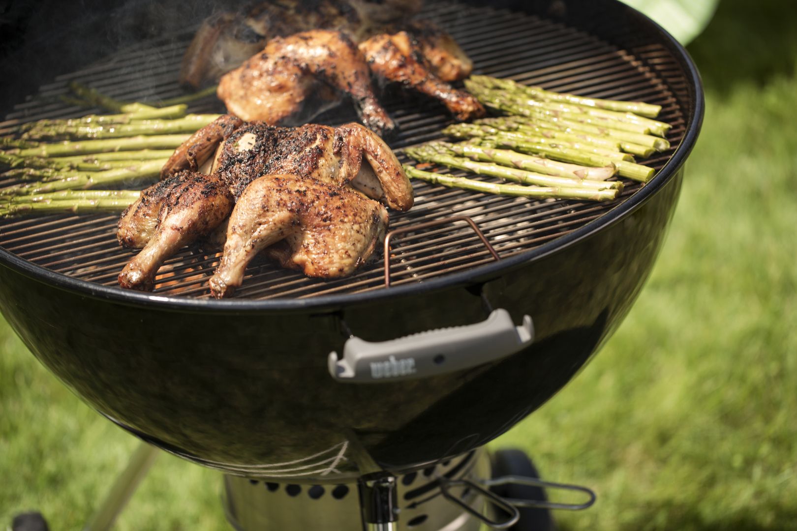 ORIGINAL KETTLE™ PREMIUM 26” CHARCOAL GRILL