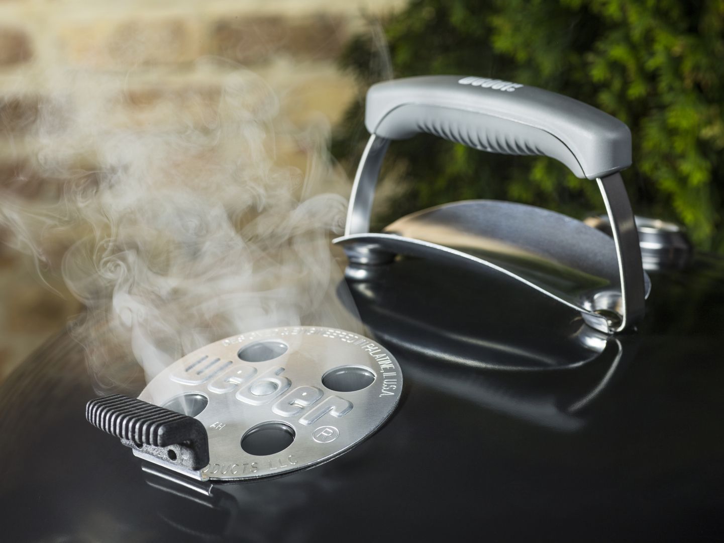 ORIGINAL KETTLE™ PREMIUM 26” CHARCOAL GRILL