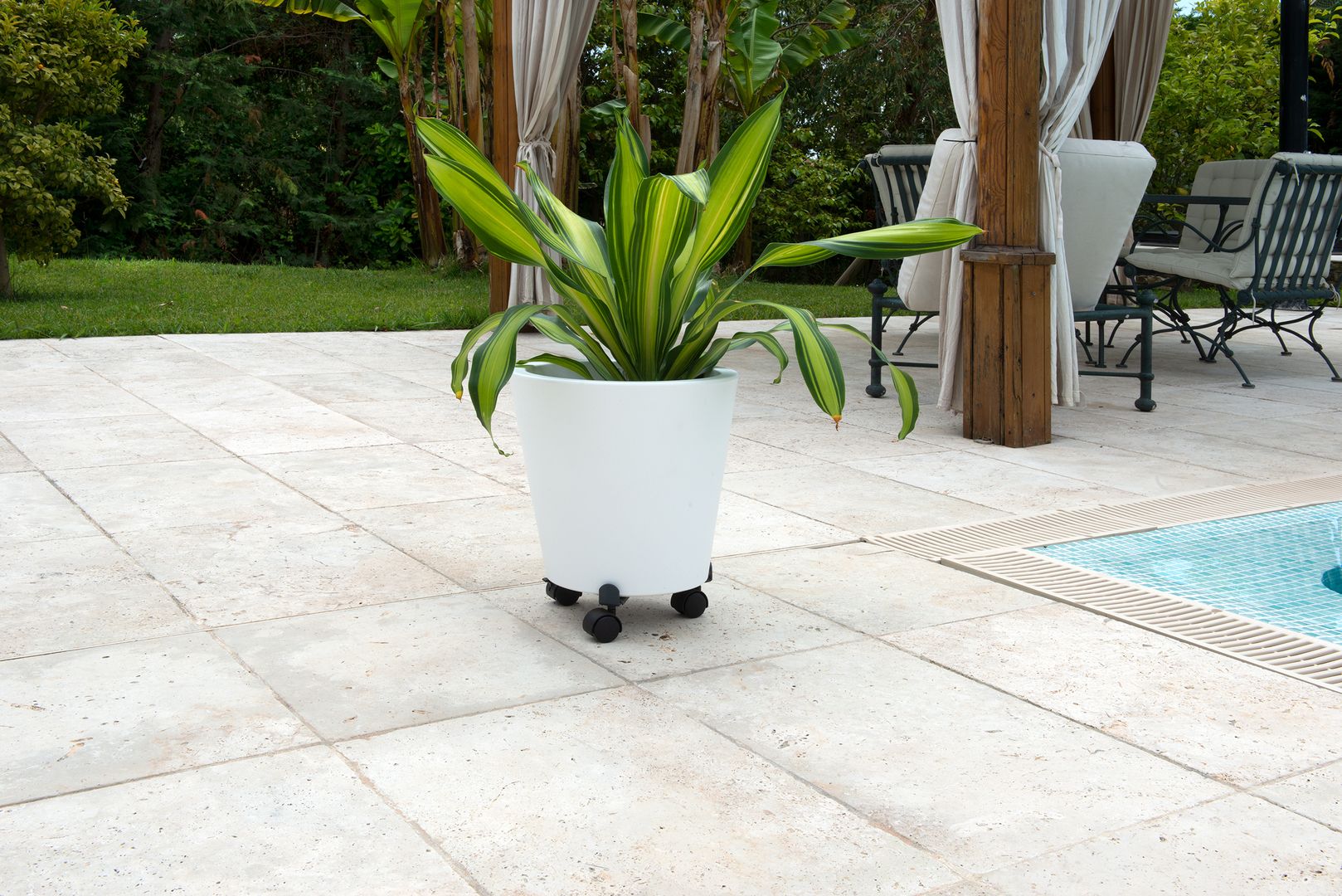 SUPPORT A ROULETTES EXTENSIBLE 27/37CM